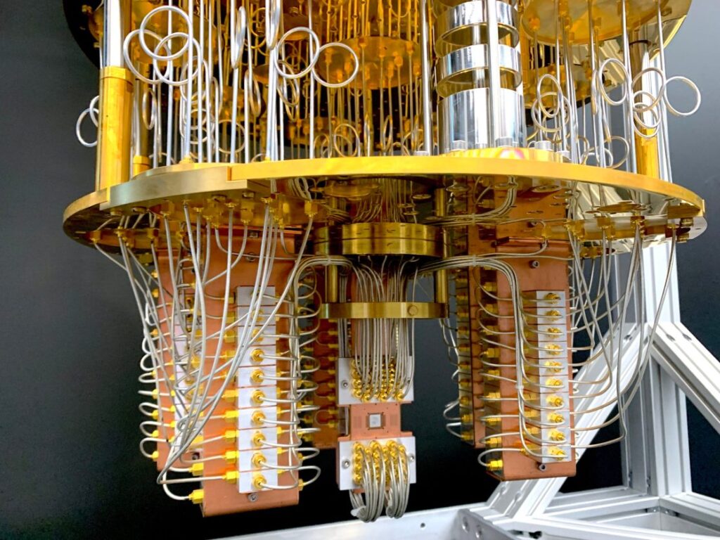 What Is a Quantum Computer? Physics Meets Computing